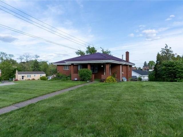 105 Flicker Dr, McKees Rocks, PA 15136