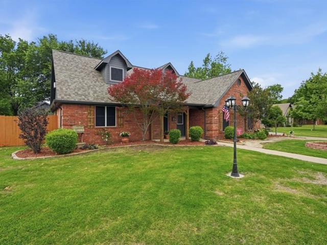 105 Franklin Ct, Pottsboro, TX 75076