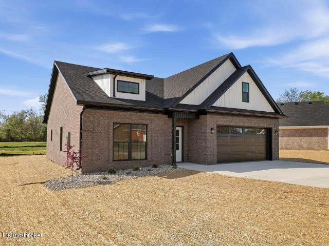 105 Freeman Ave