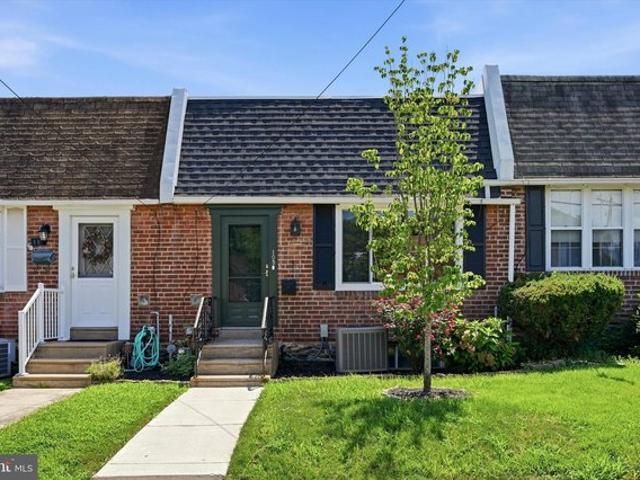 105 Fronefield Ave, Marcus Hook, PA 19061
