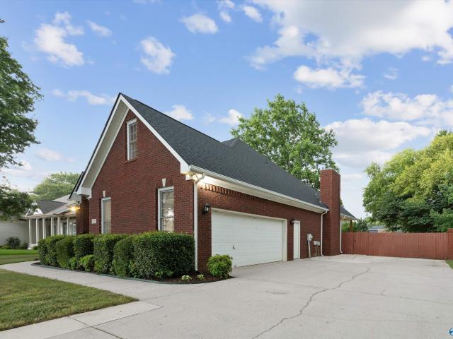 105 Kauffman Circle