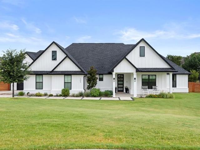 105 Kaya Ct, Weatherford, TX 76087