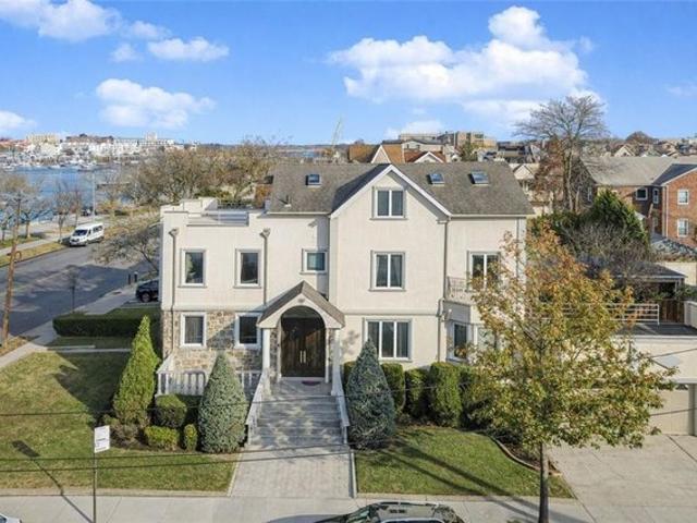105 Kensington St, Brooklyn, NY 11235