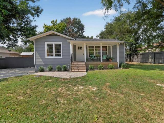 105 Holcomb St, Frankston, TX 75763