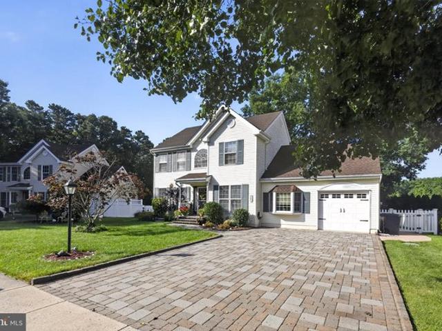 105 Hollow Oak Ln, Manahawkin, NJ 08050