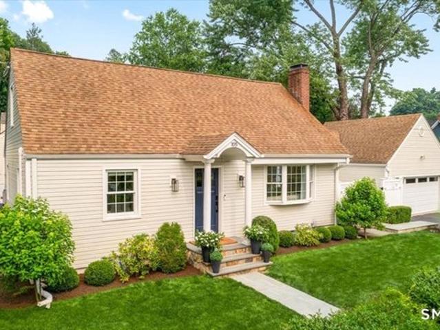 105 Holmes Ave, Darien, CT 06820