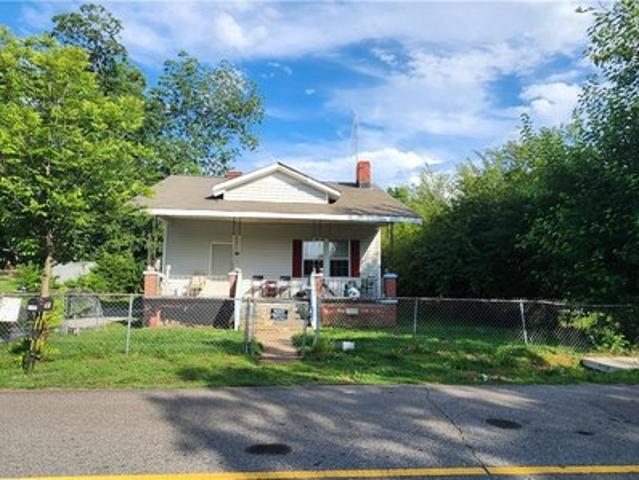 105 Hope Ave, Seneca, SC 29678