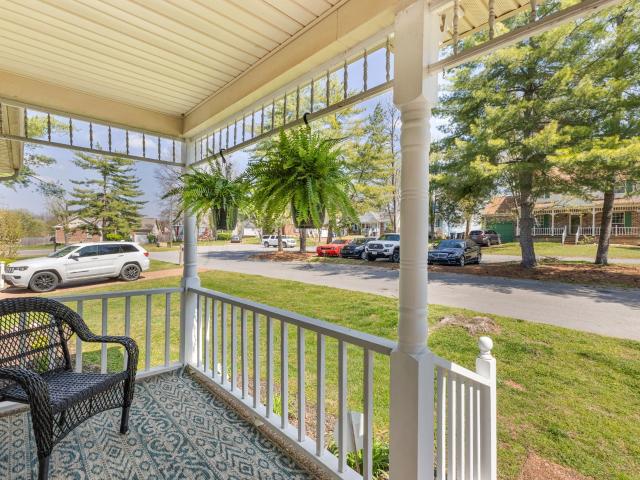 105 Heathcote Ct