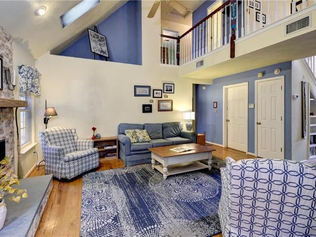 105 Heron CT