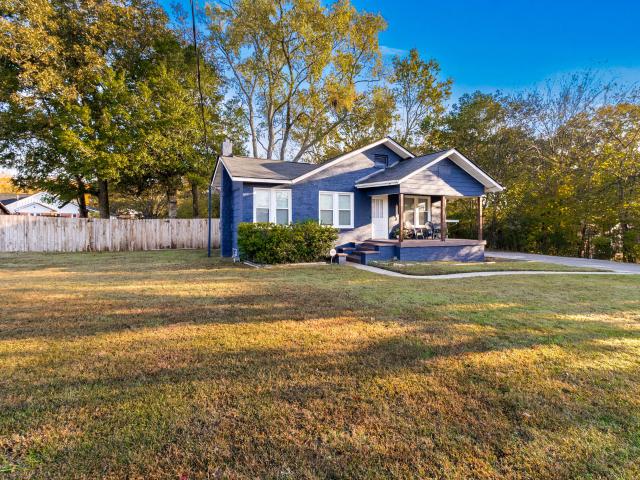 105 Hiwassee Avenue NE