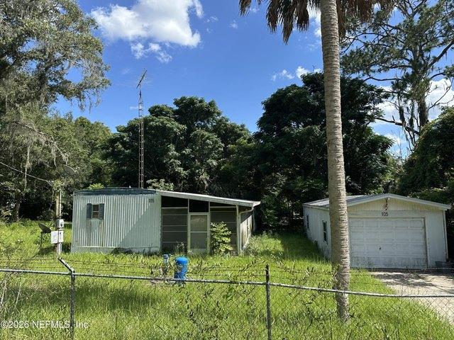 105 Hickory Nut Trl, Satsuma, FL 32189