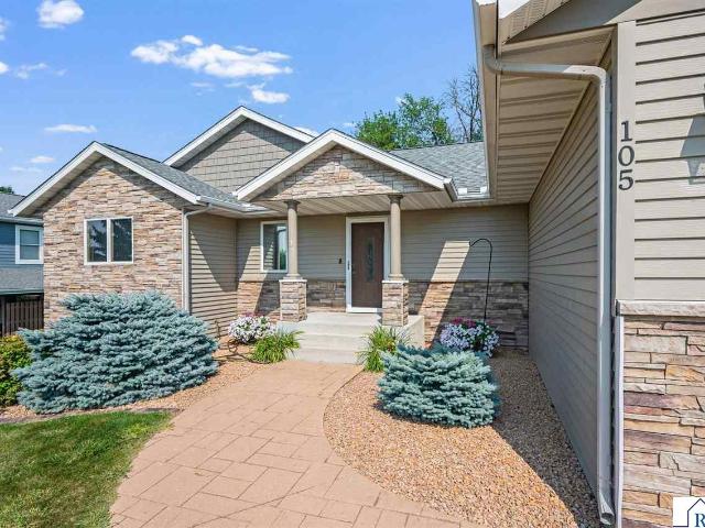 105 Hidden Oaks Circle