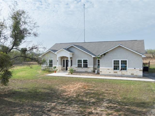 105 Hidden Hvn, Floresville, TX 78114 | MLS #471428 | Compass
