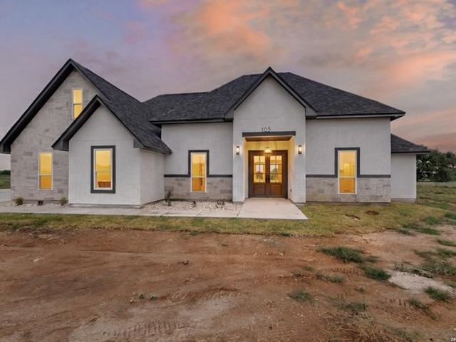 105 Hidden Path, Floresville, TX 78114