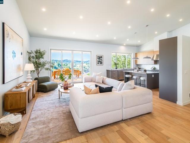 105 Hillcroft Way, Walnut Creek, CA 94597