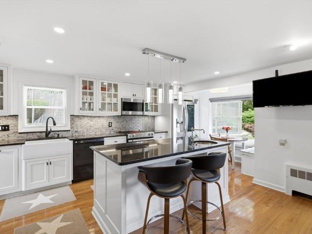 105 Hillside Dr