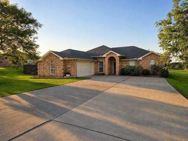 105 Hillside Dr, Celina, TX 75009