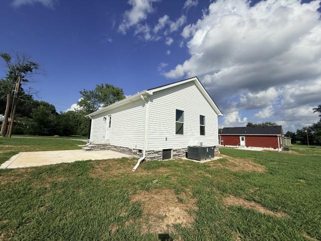 105 Hummingbird Dr