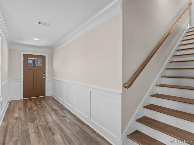 105 Hunters Hill Way