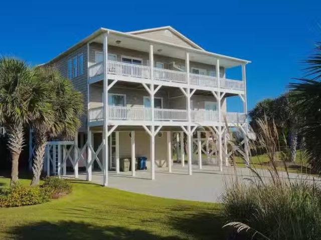 105 Inlet Court, Emerald Isle, NC 28594