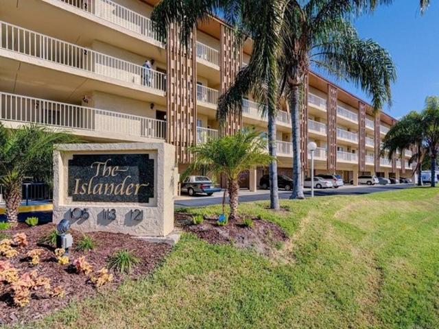 105 Island Way Apt 138, Clearwater, FL 33767