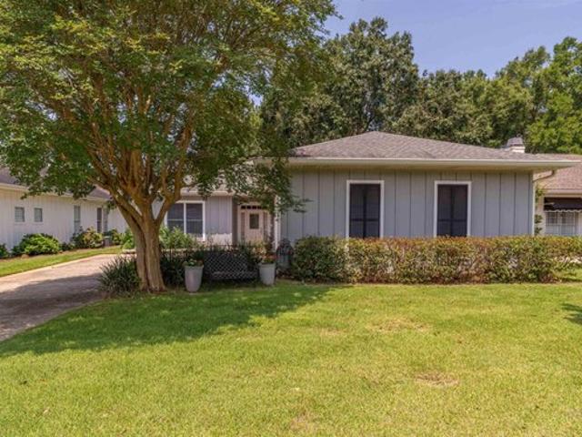 105 Oak Bend Ct, Fairhope, AL 36532