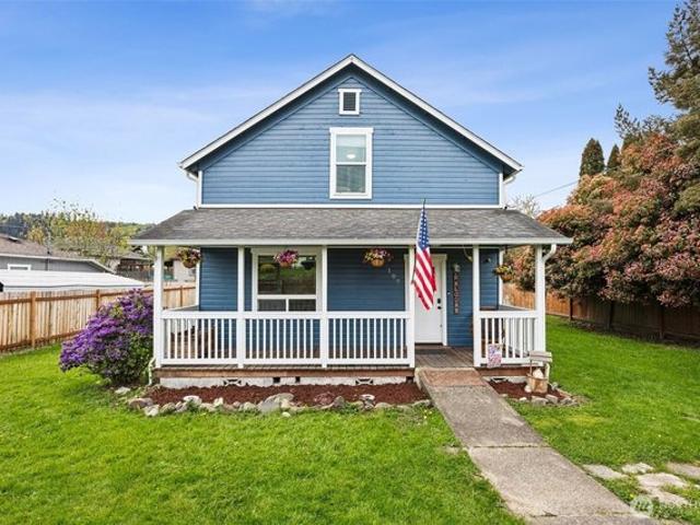 105 Oak St E, Eatonville, WA 98328