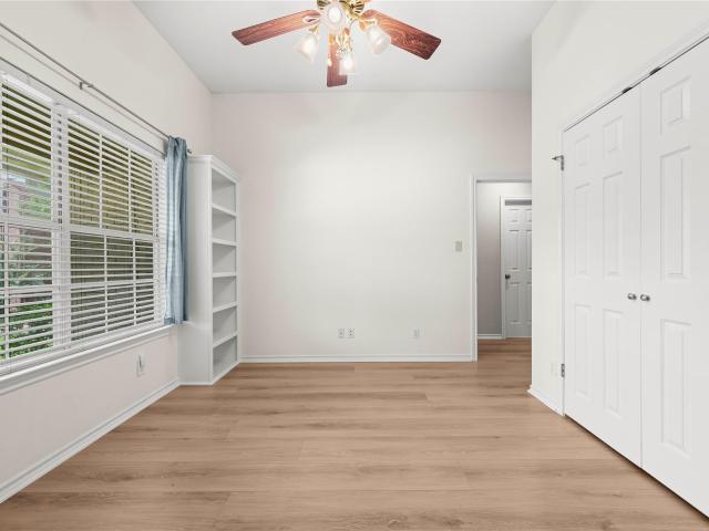 105 Oakmont Ct