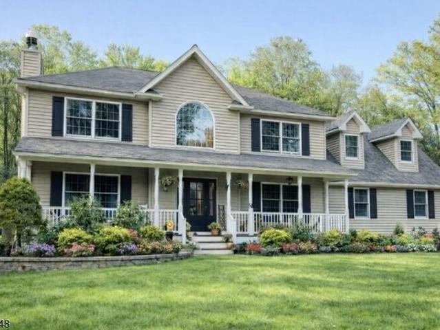 105 Orben Dr, Roxbury Township, NJ 07850