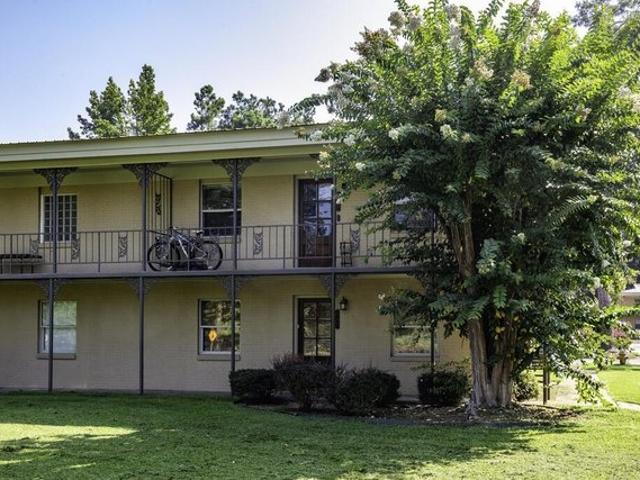 105 Orleans Oak Ln, Oxford, MS 38655