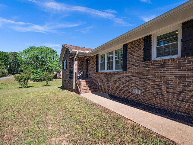 105 Lowry Road