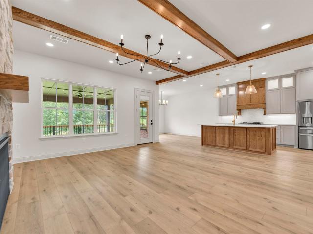 105 Laurie Dr