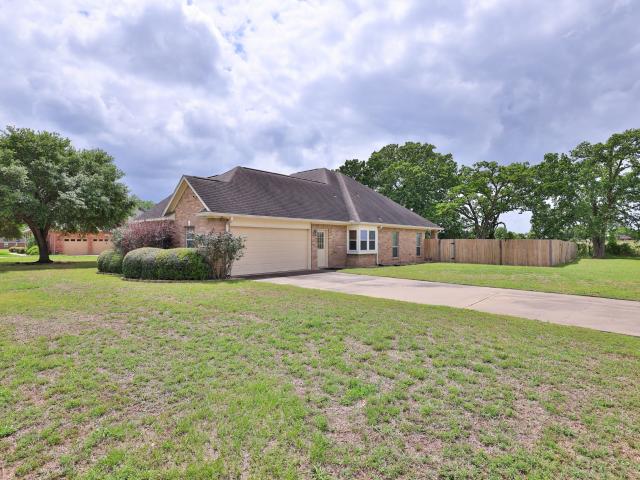 105 Lawrence Marshall Dr, Hempstead, TX 77445 | MLS #19629