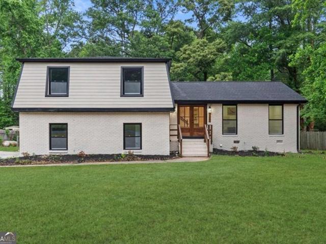 105 Lafayette Dr, Fayetteville, GA 30214