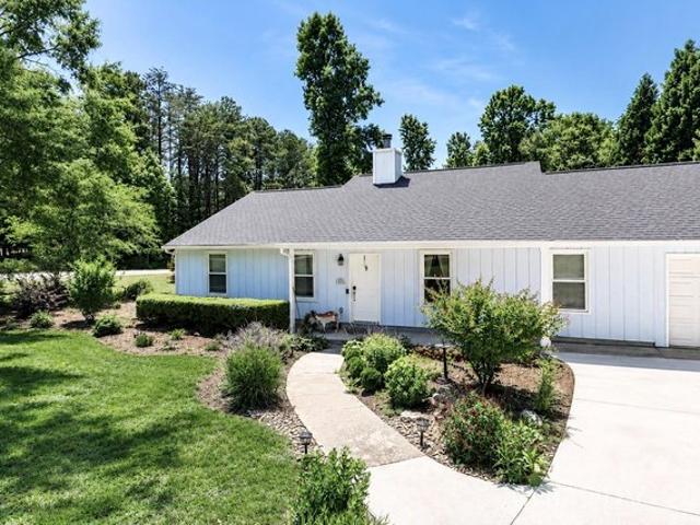 105 Lake Top Ln, Statesville, NC 28677