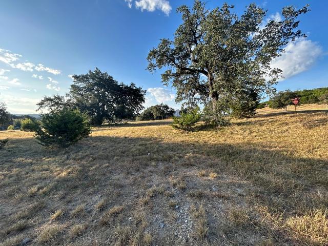 105 Lakebridge Trail W, Ingram, TX 78025 | MLS #120546 | Compass