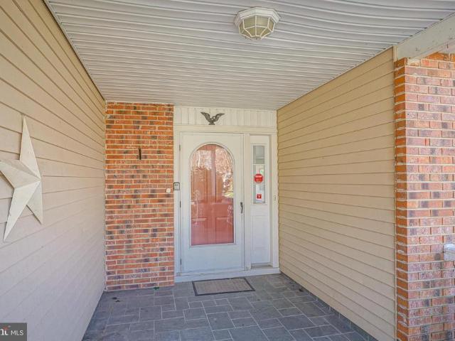 105 Lakebridge Drive