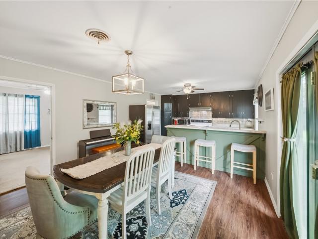 105 Lakeway Drive