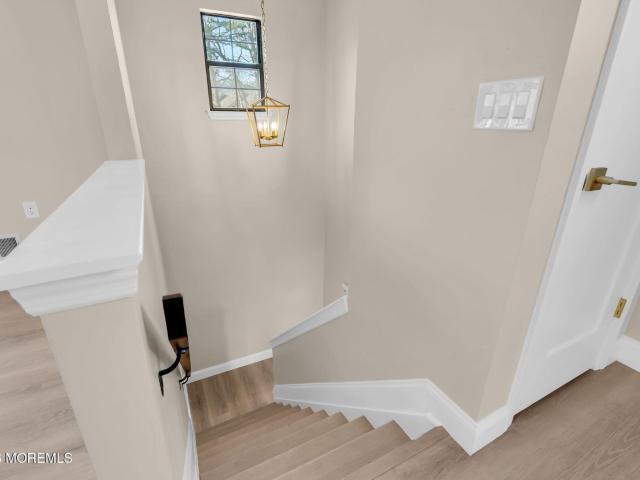105 Larkspur Lane