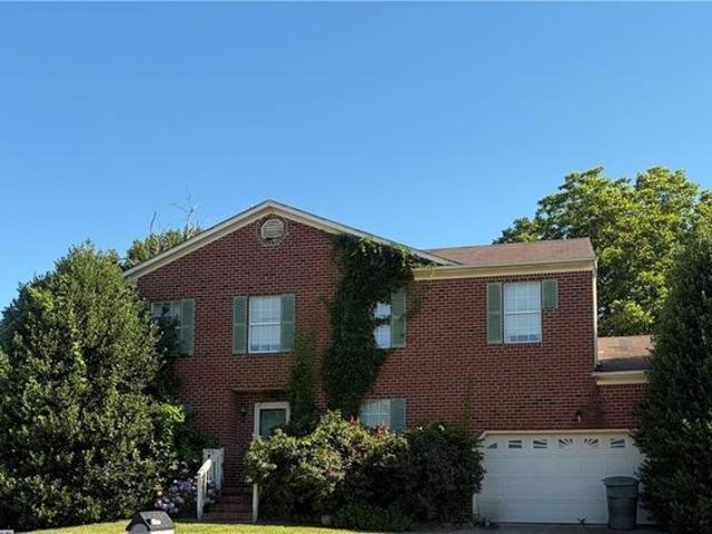 105 Larson Ct, Newport News, VA 23602