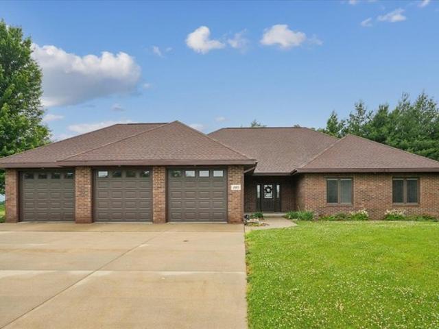 105 Leibold Ct, East Dubuque, IL 61025