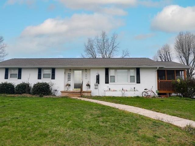 105 Lena St, Bristol, VA 24201