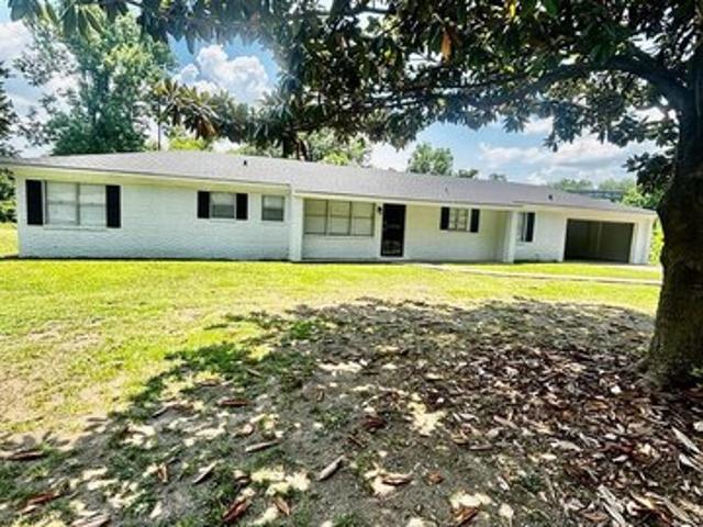 105 Lillie Dr, Greenville, MS 38701