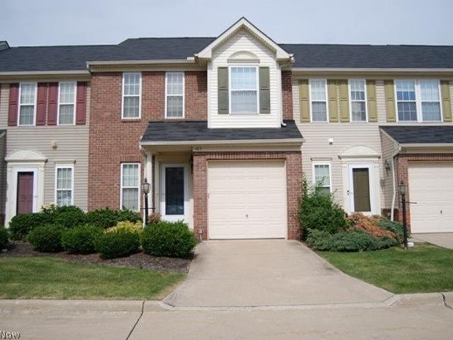 105 Limestone Ct, Berea, OH 44017