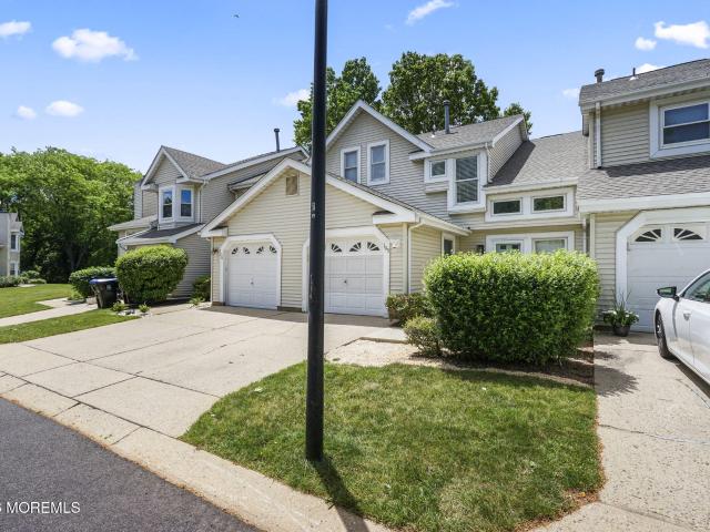 105 Lloyd Court
