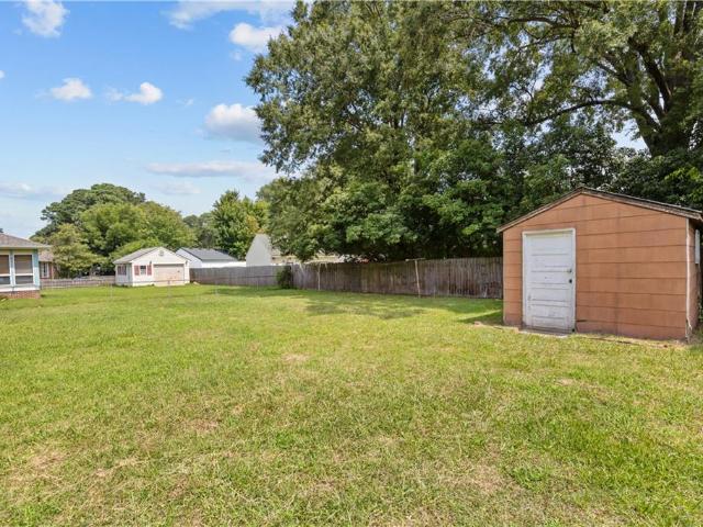 105 Lynn DR
