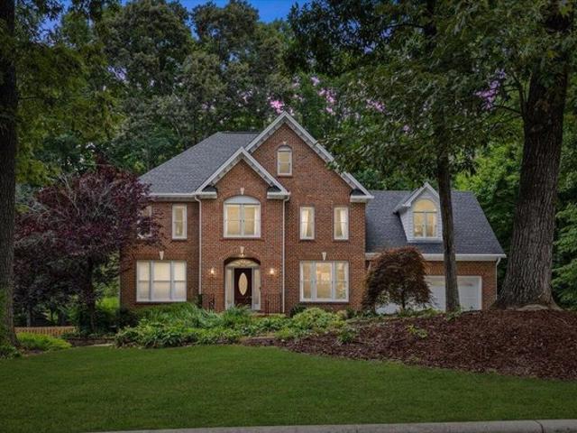 105 Morninghills Ct, Cary, NC 27518