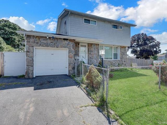 105 Madison Ave, Brentwood, NY 11717