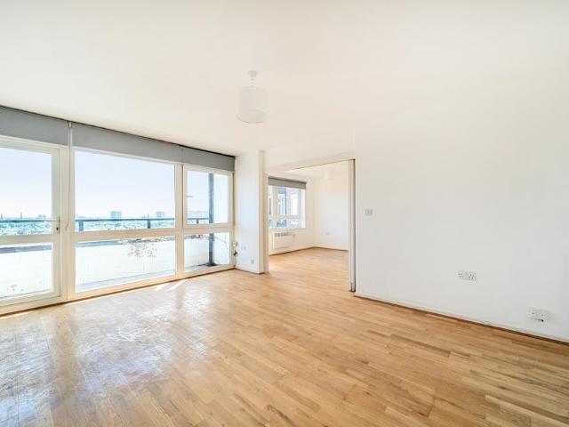 105 Maida Vale London W9 1 bed apartment to rent £2,300 pcm £531 pw