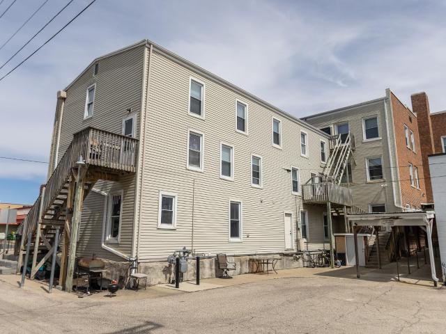 105 Main Street S